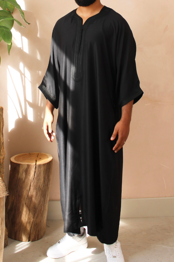 Al-Layth: Moroccan, Omani, & Emirati Thobes and Accessories